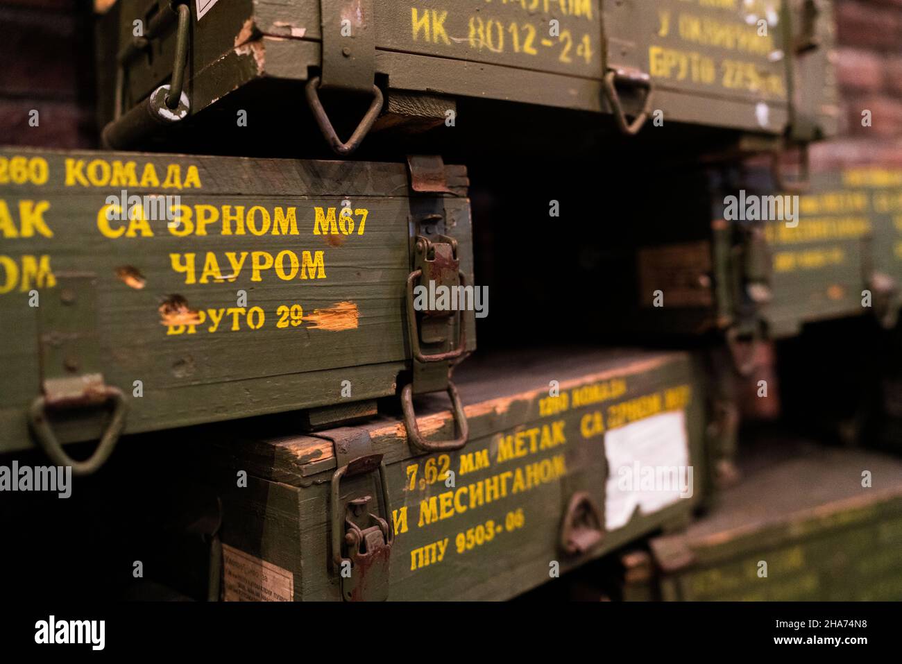 Military crates hi-res stock photography and images - Alamy