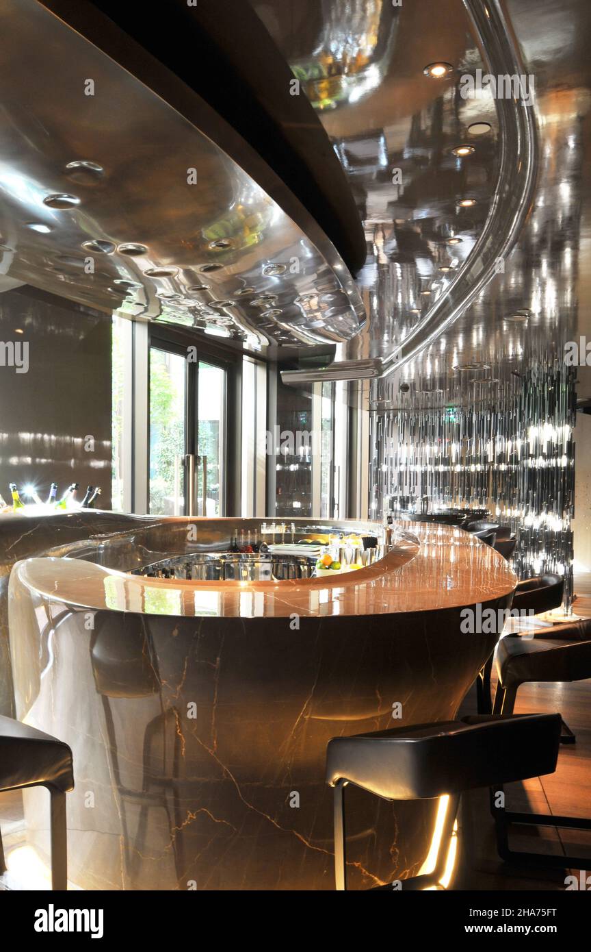 FRANCE. PARIS (75) 8TH DISTRICT. HOTEL MANDARIN ORIENTAL. THE BAR 8 ...