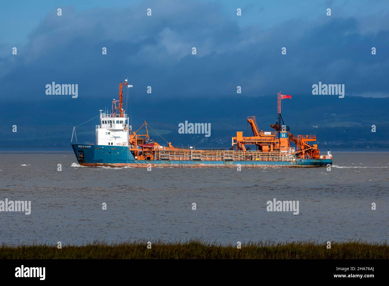 Arco dart dredger leaving Avonmouth pass Portishead battery point Stock ...