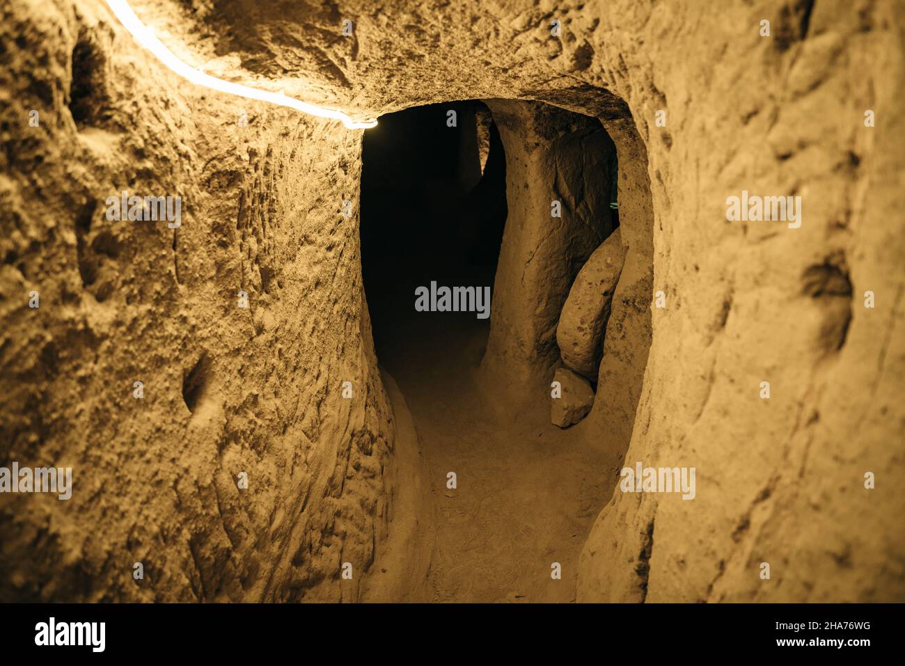 Underground city mazikoy mazi cappadocia hi-res stock photography and ...