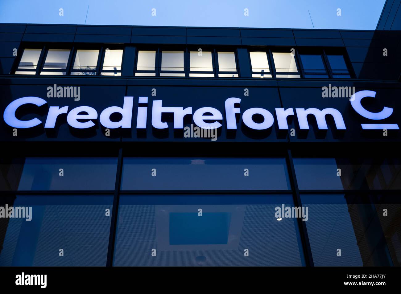 Neuss, Germany. 09th Dec, 2021. The Creditreform name is displayed ...