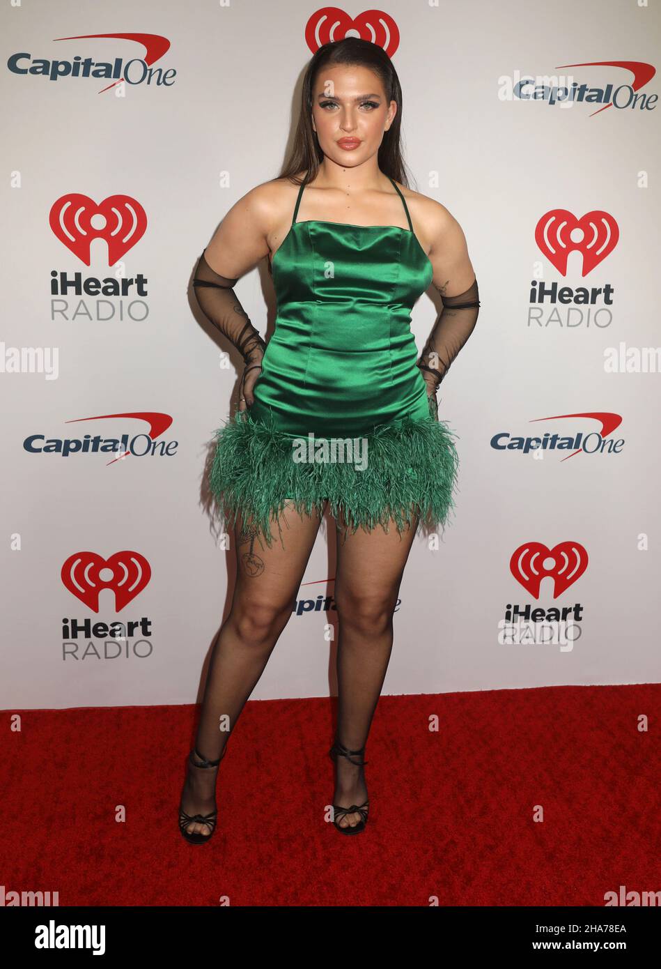 December 10, 2021, New York, New York, USA: Singer MAE MULLER attends ...