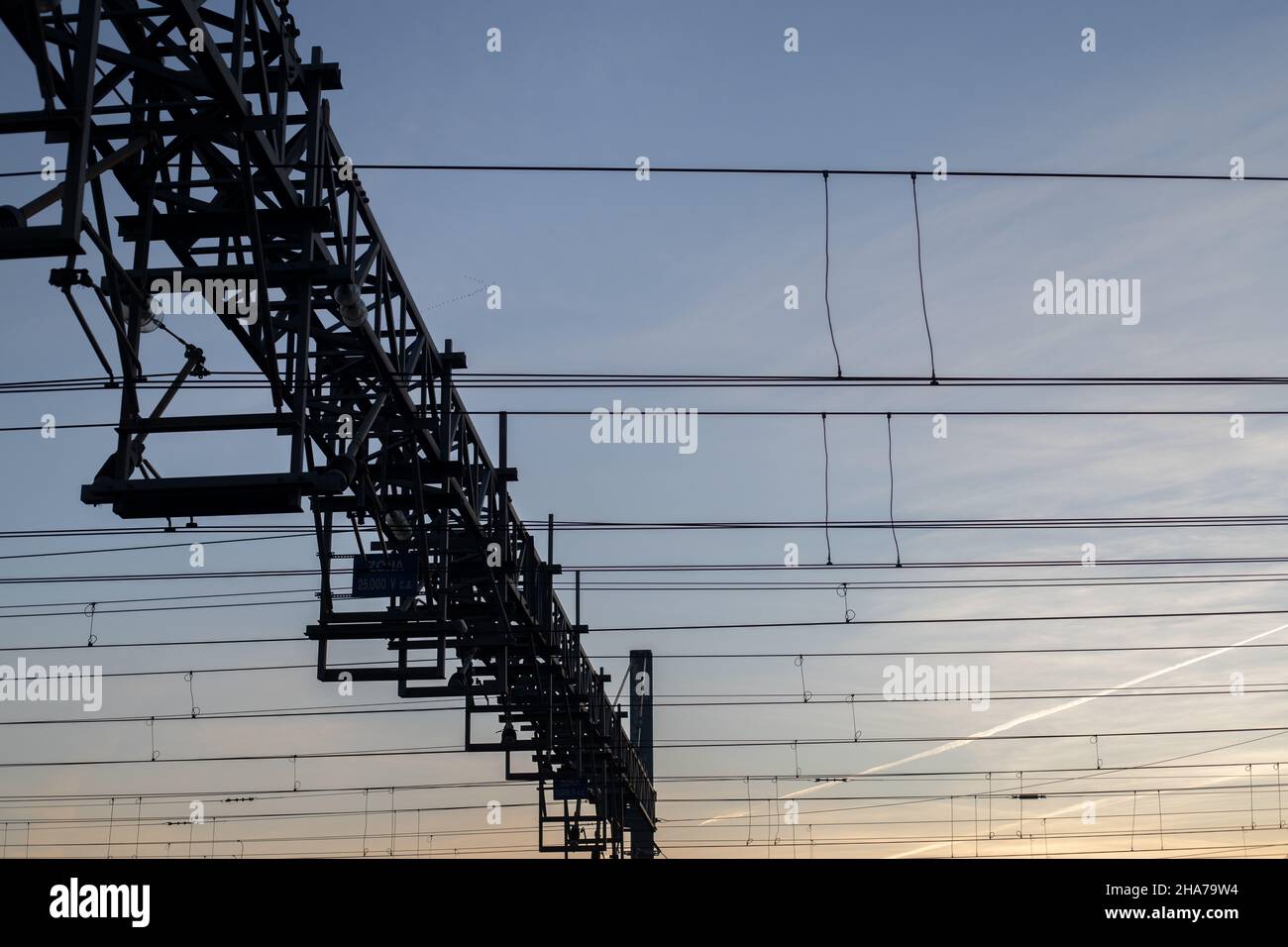 Train cables hi-res stock photography and images - Alamy