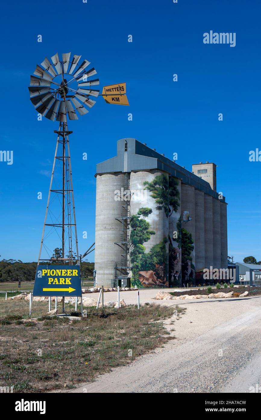 Murals known as the Karoonda Silo Art displayed on the grain silos at ...
