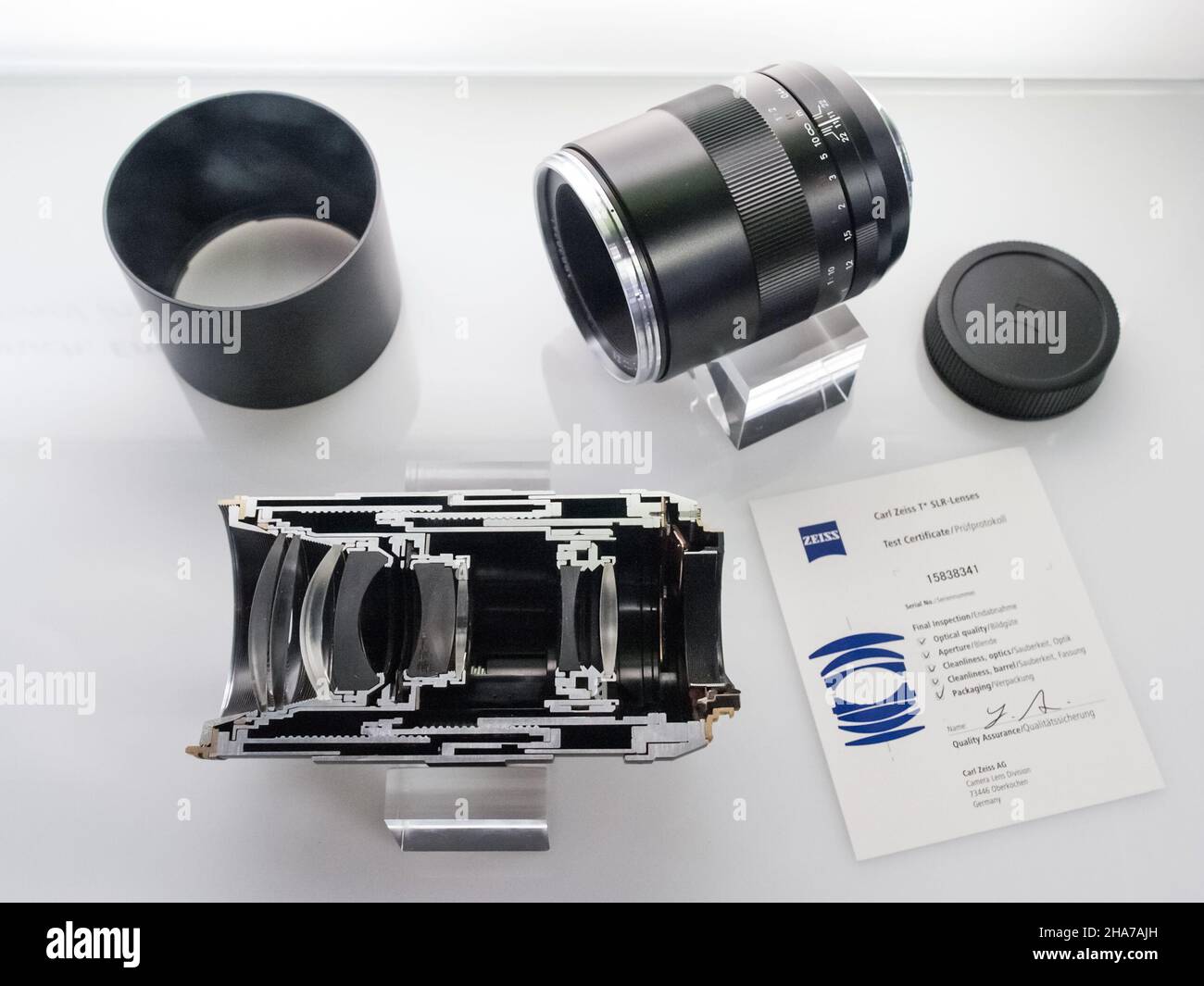 Zeiss lens hi-res stock photography and images - Alamy