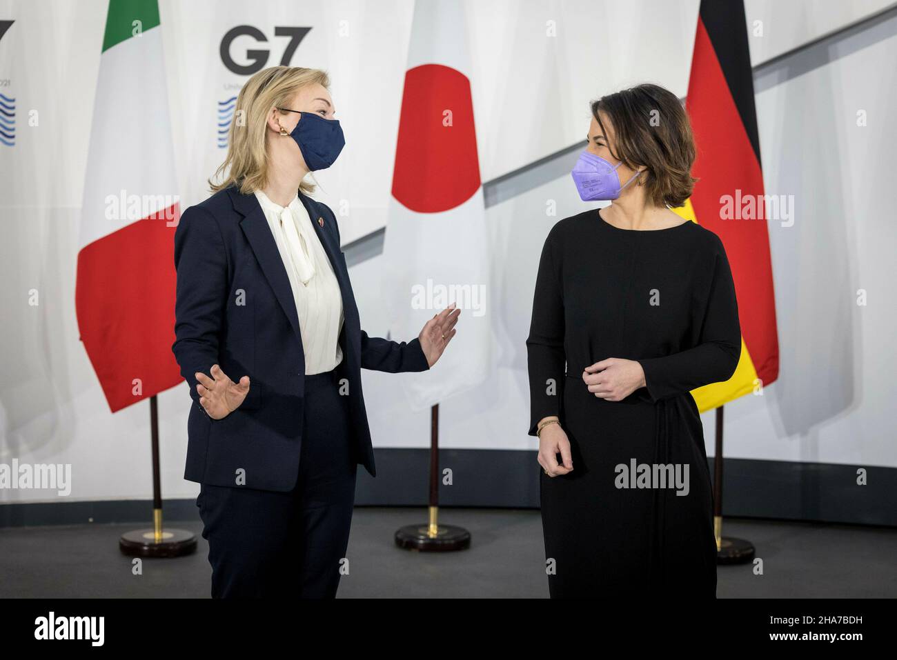 Liverpool, UK. 11th Dec 2021. Federal Foreign Minister Annalena ...