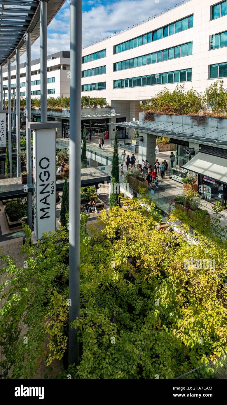 Polygone shopping centre, Béziers Stock Photo - Alamy