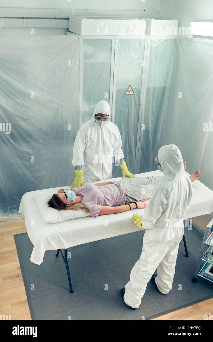 Field hospital hi-res stock photography and images - Alamy