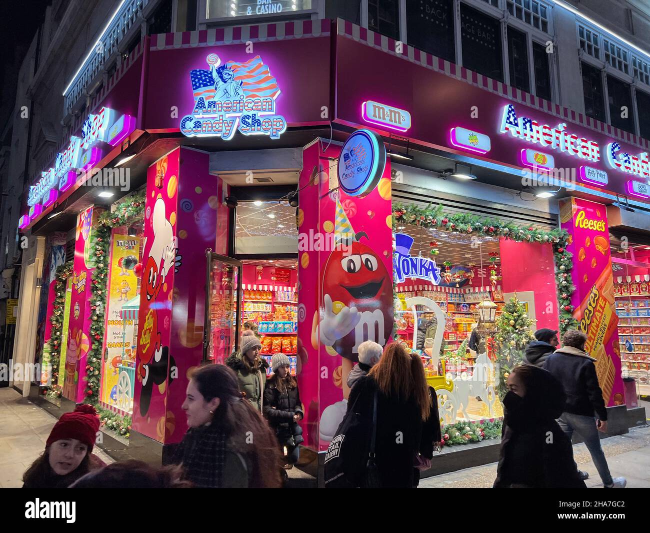 Small candy shop usa hi-res stock photography and images - Alamy