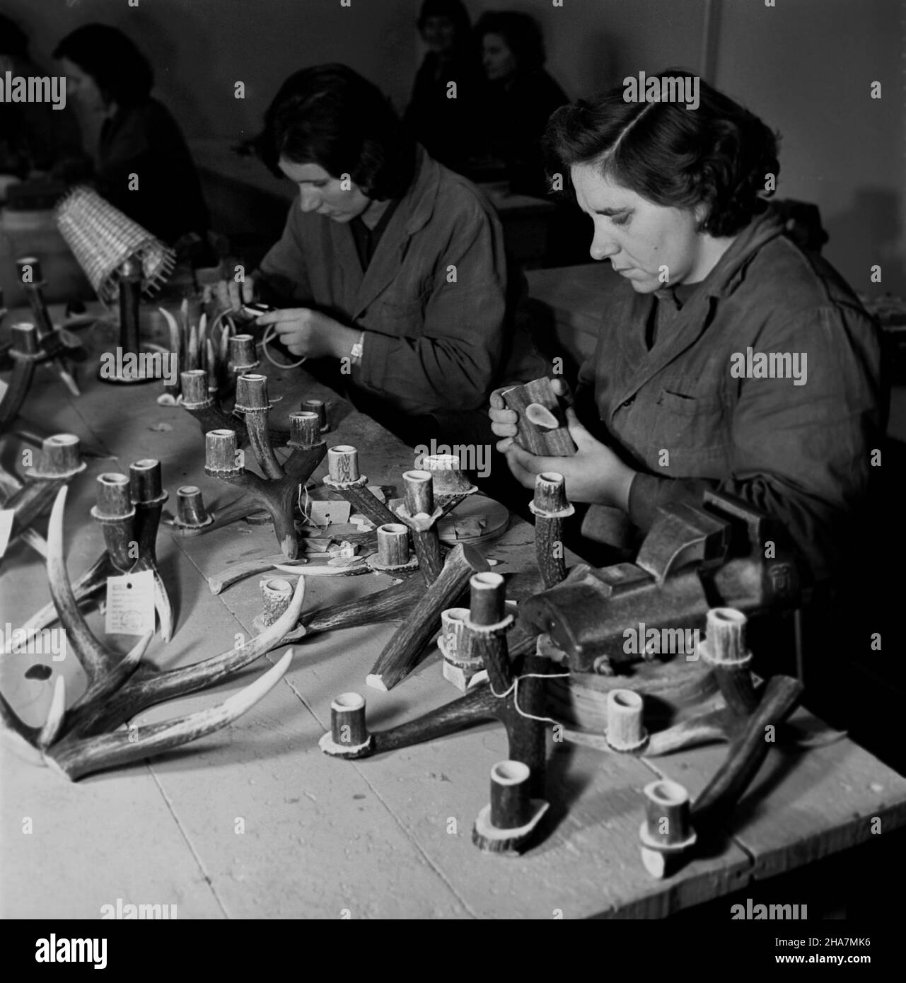 Miastko, 1969-11-21. Wytwórnia pami¹tek z poro¿y Foto-Pam. Nz. rêczna ...