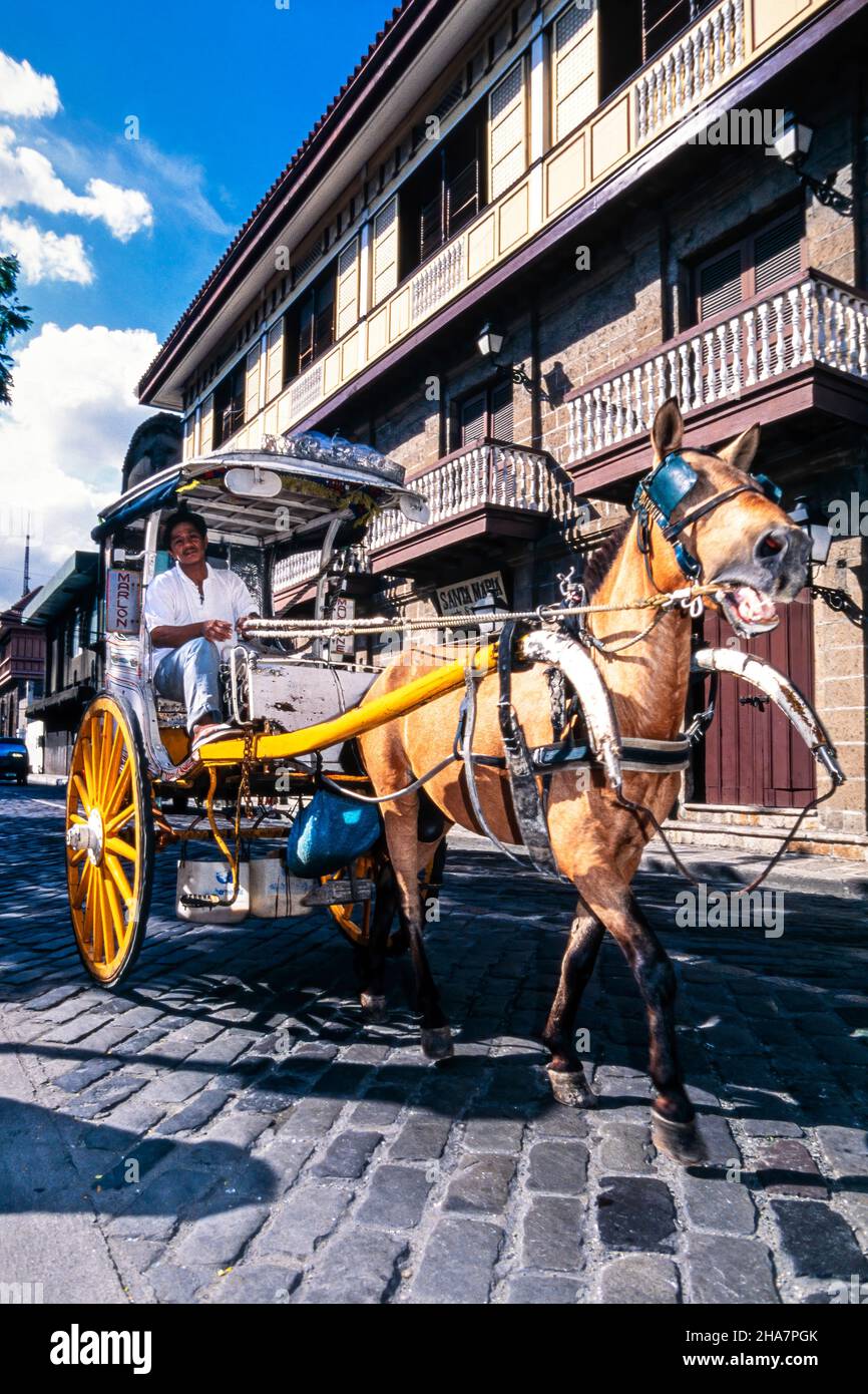 Kalesa and driver, Intramuros, Manila, Philippines Stock Photo - Alamy