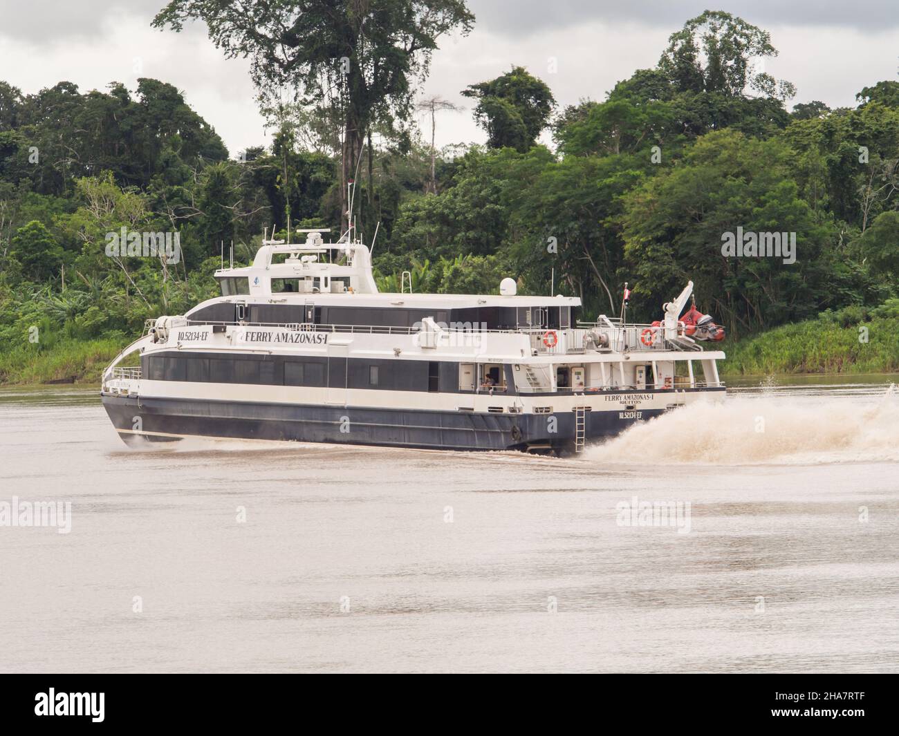 Ship carrying passengers hi-res stock photography and images - Alamy