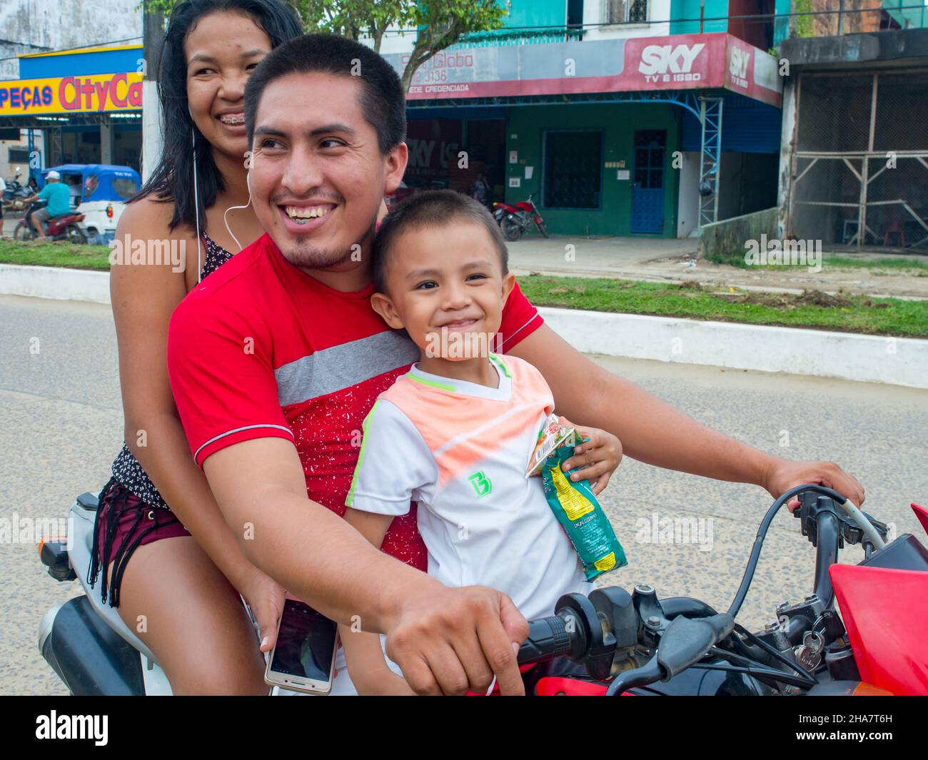 Brazilian family hi-res stock photography and images - Alamy