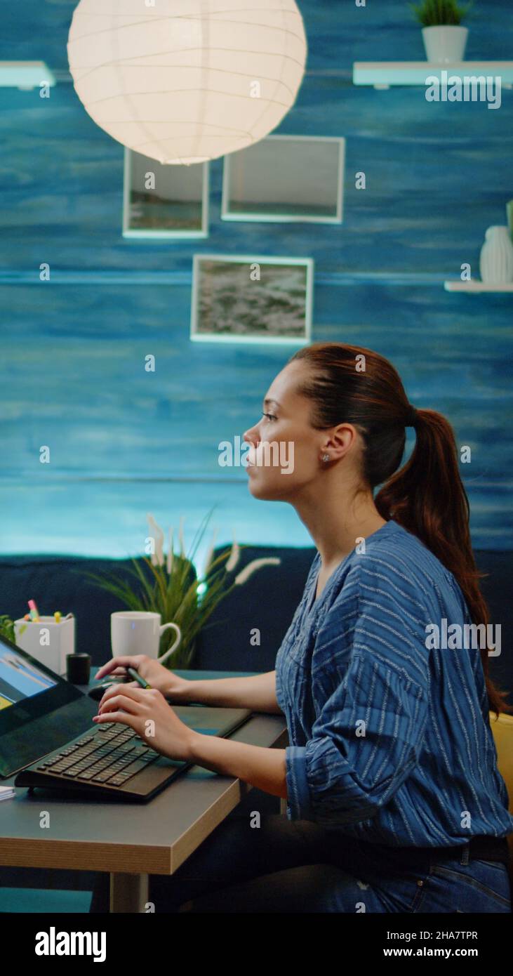 Eworkspace hi-res stock photography and images - Alamy