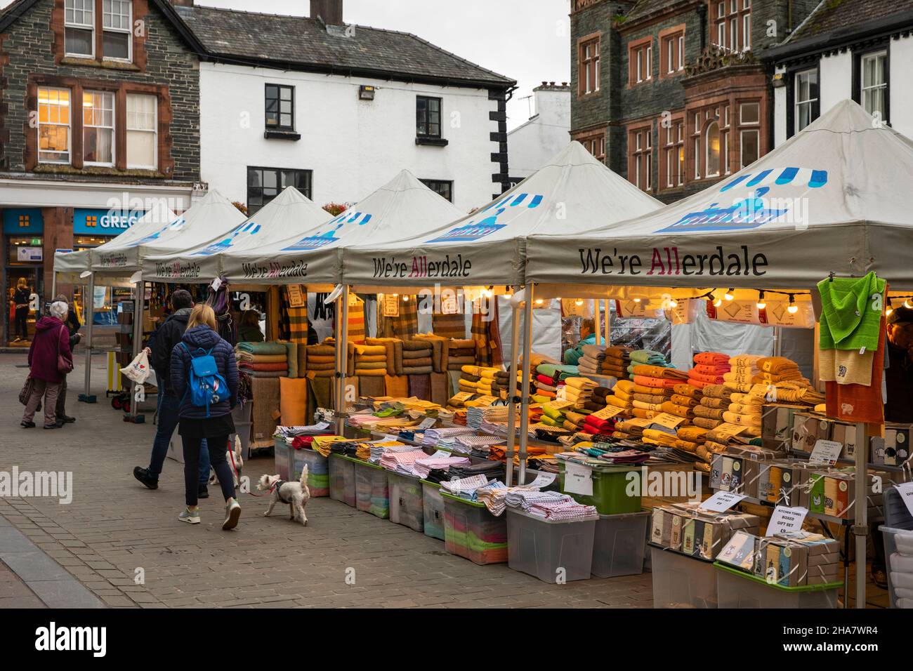 Cloth stall hi-res stock photography and images - Alamy
