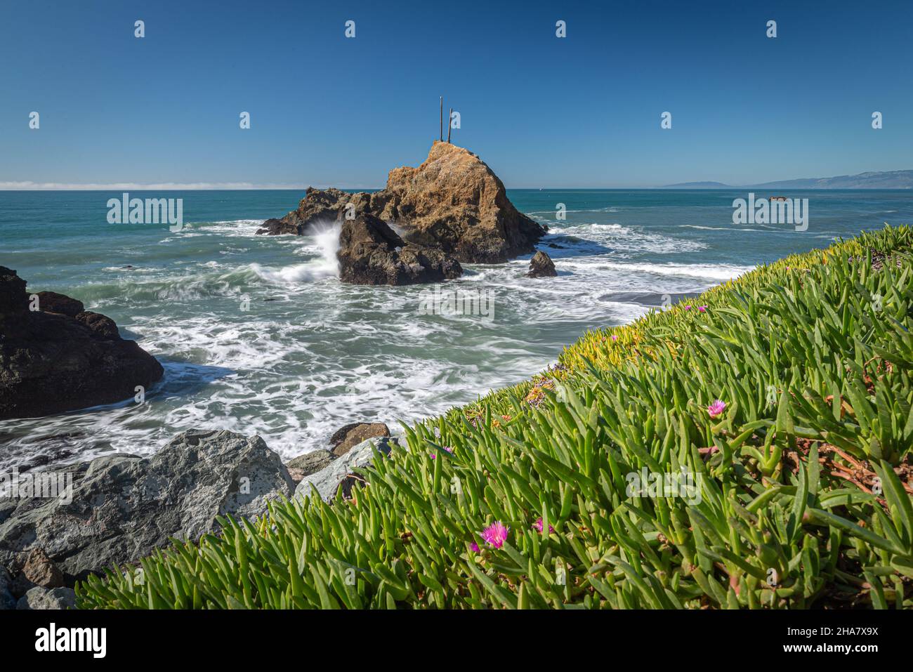 Washed off the rocks hi-res stock photography and images - Alamy