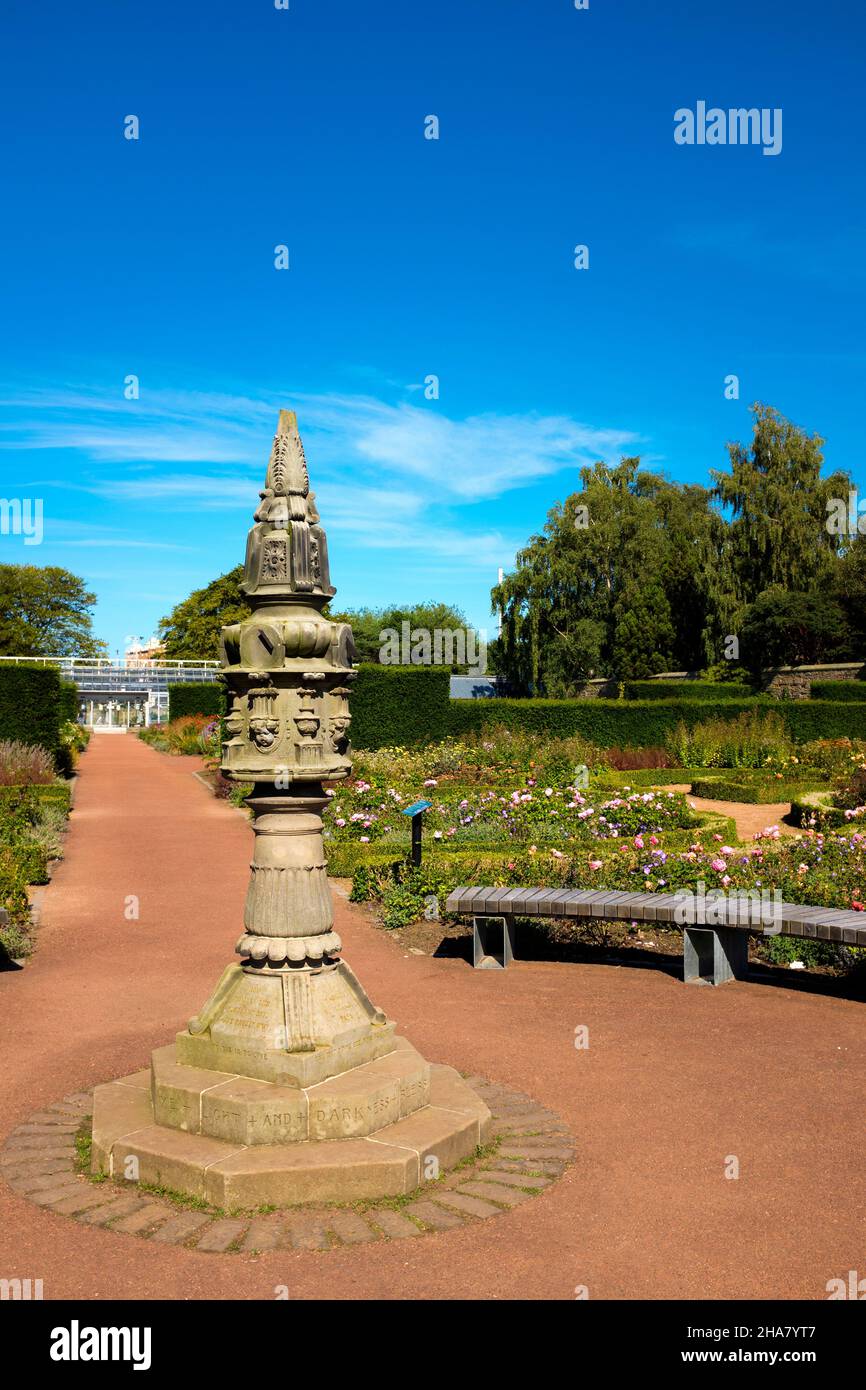 The sundial in Saughton Park & Gardens, Edinburgh, Scotland, UK Stock ...
