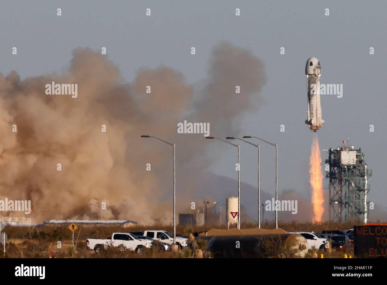 Blue origin new shepard rocket hi-res stock photography and images - Alamy