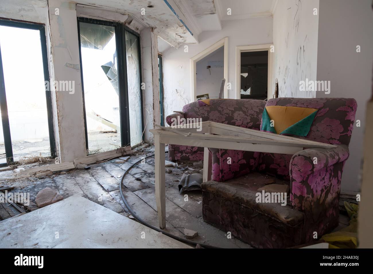 Hotel rooms damage hi-res stock photography and images - Alamy