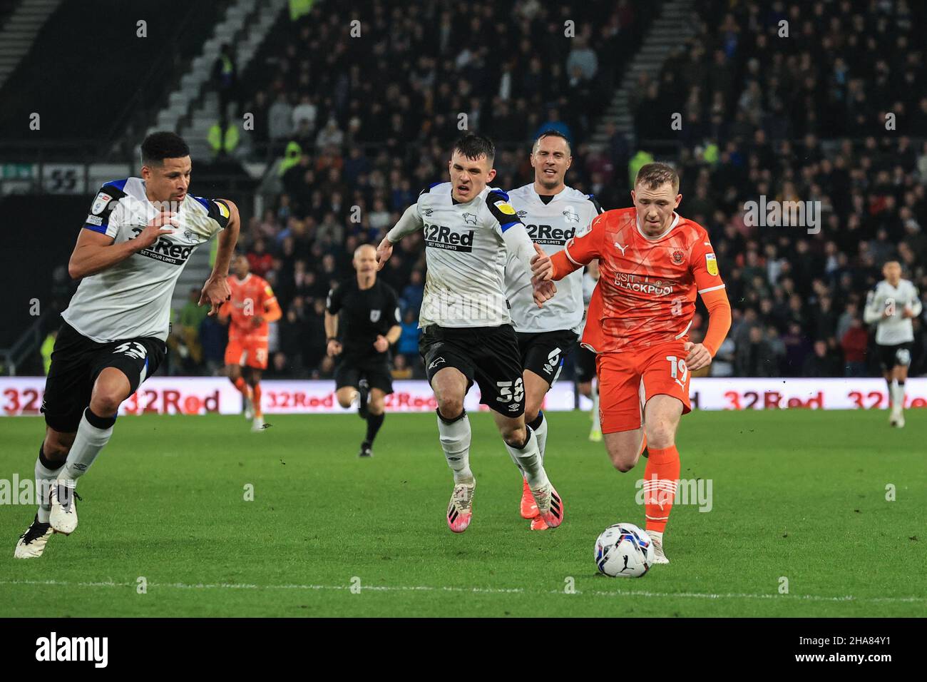 Shayne Lavery #19 of Blackpool breaks with the ball Stock Photo - Alamy