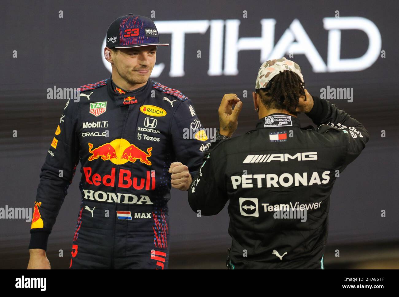 Verstappen hamilton 2021 abu dhabi hi-res stock photography and images ...