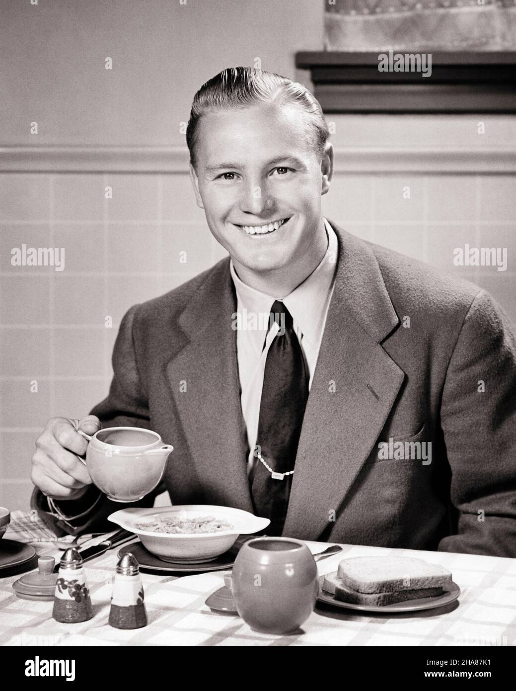 1940s man dining hi-res stock photography and images - Alamy