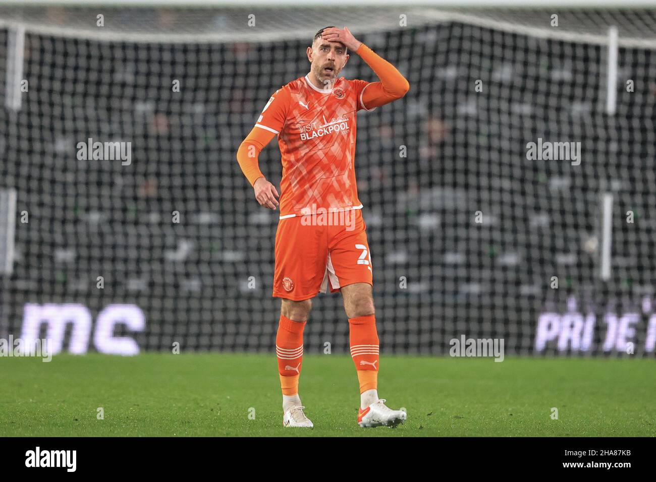 Richard Keogh #26 of Blackpool comes on at halftime Stock Photo - Alamy