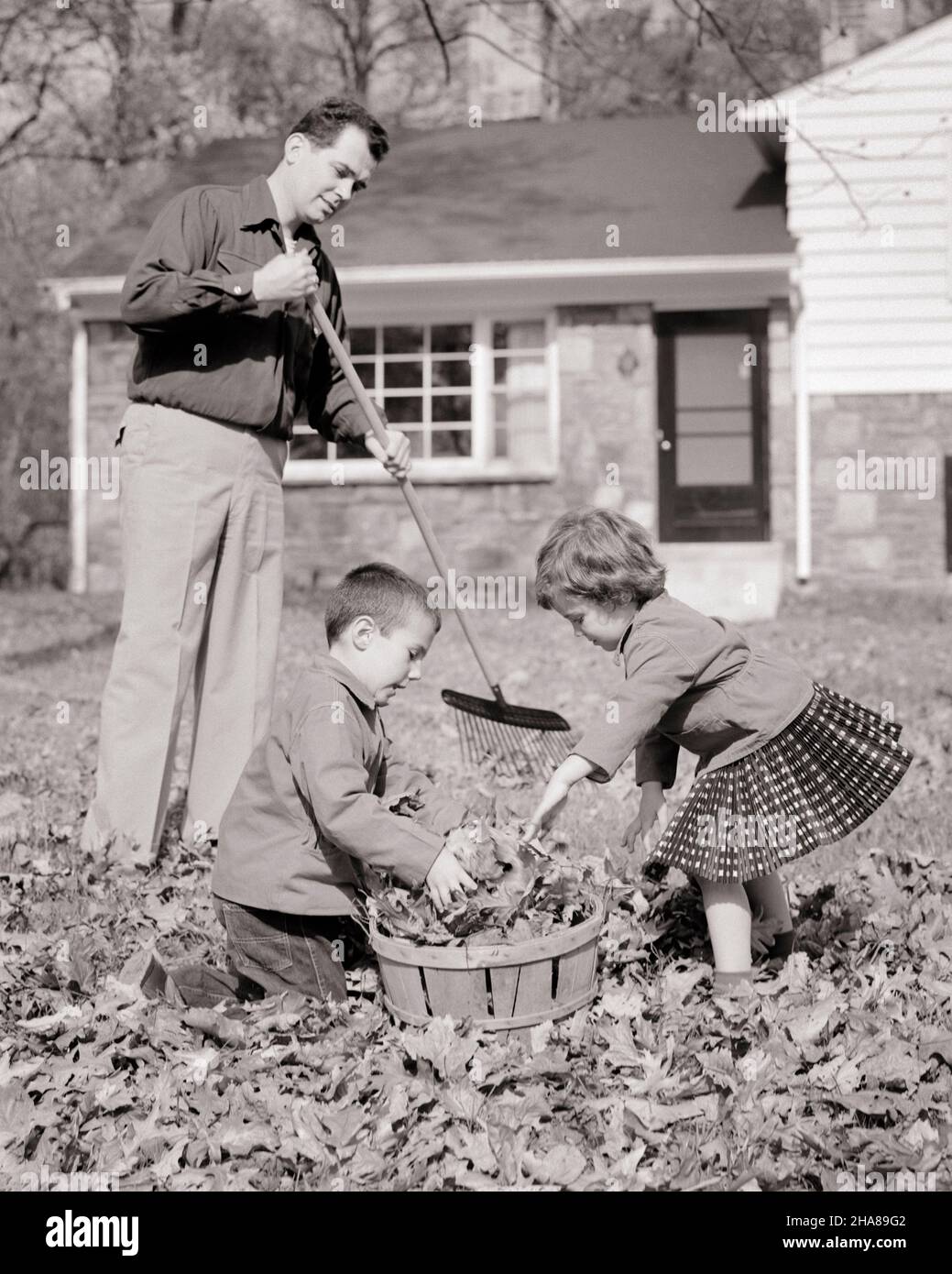 1950s father home hi-res stock photography and images - Alamy