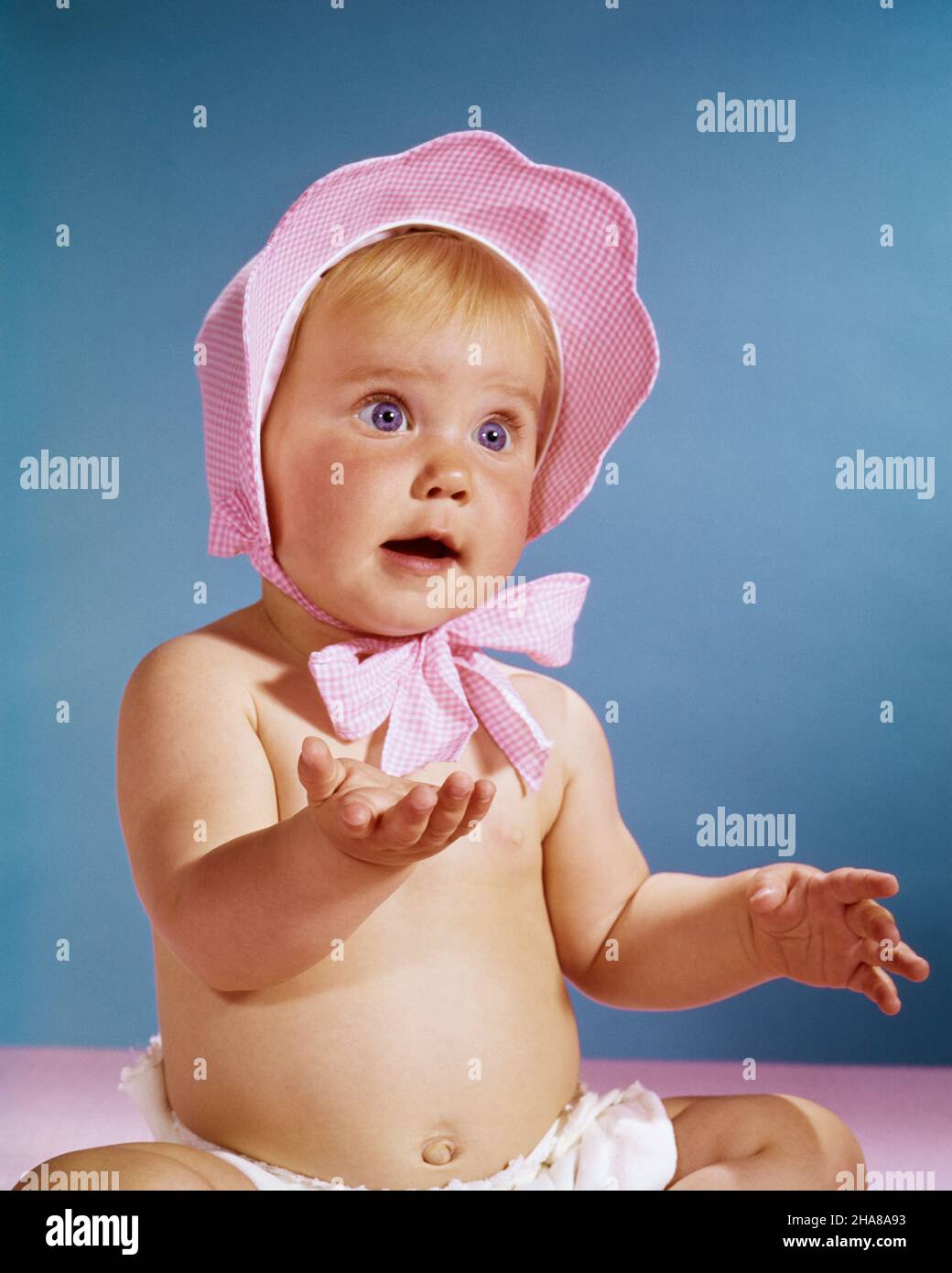 Infant big eyes hi-res stock photography and images - Alamy