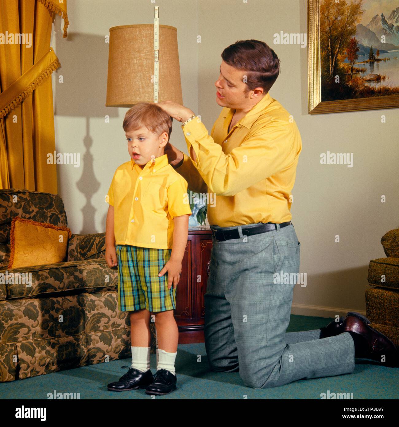 1970s father with children hi-res stock photography and images - Alamy