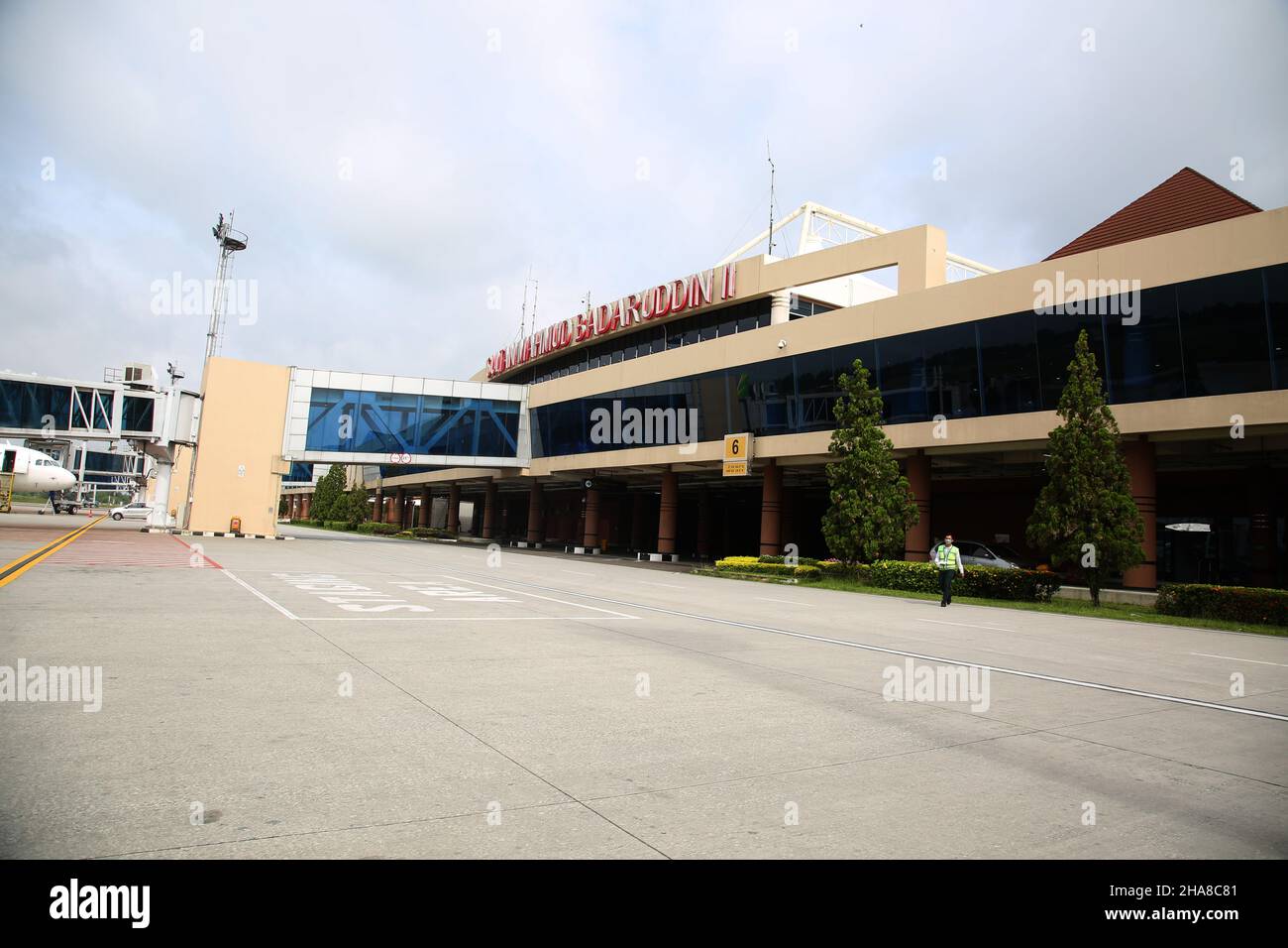 Sultan mahmud badaruddin ii airport palembang hi-res stock photography ...