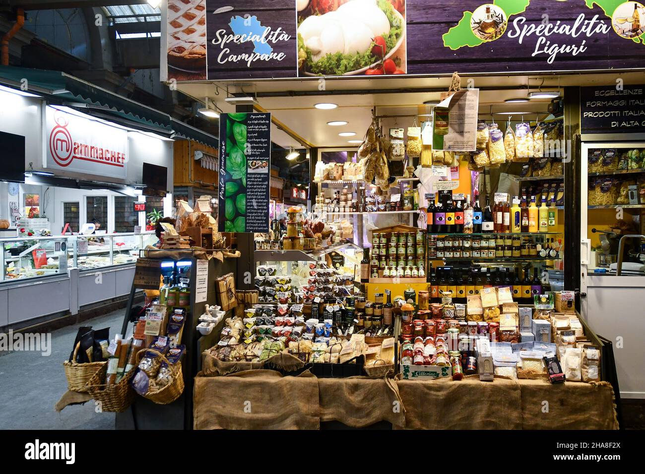 Genoa market hi-res stock photography and images - Alamy