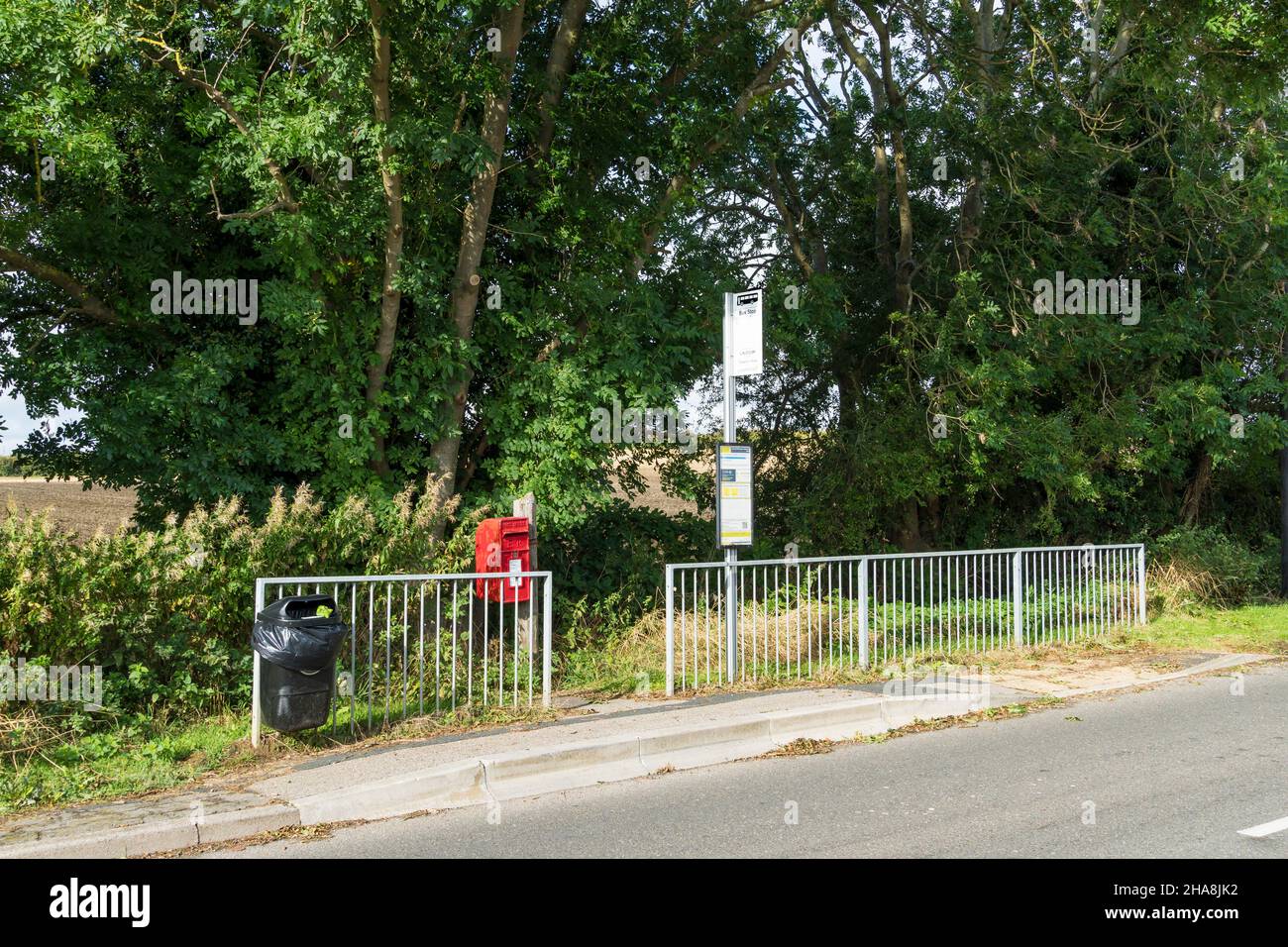 Rural bus stop and post box hi-res stock photography and images - Alamy