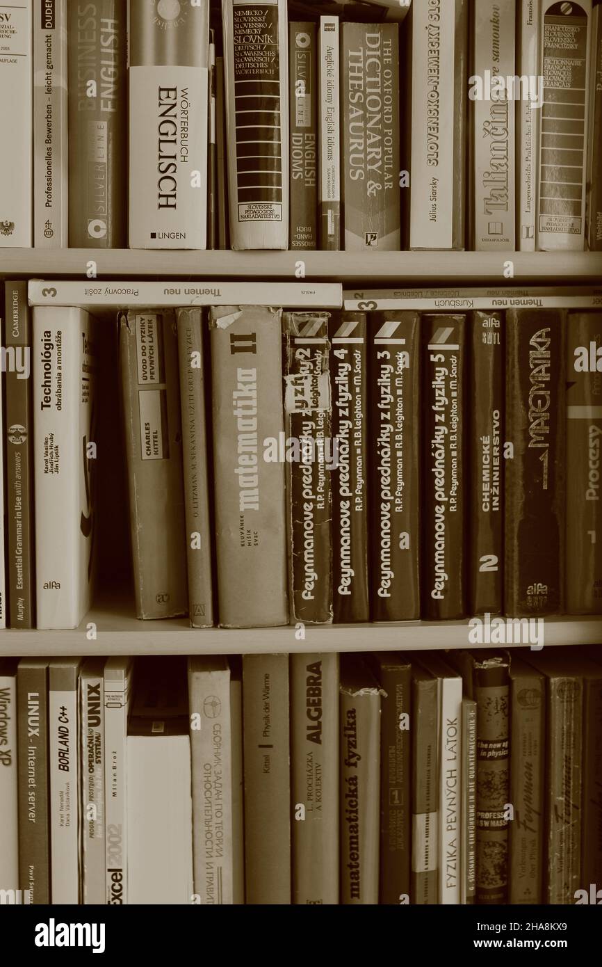 books on a bookshelf sepia Stock Photo - Alamy