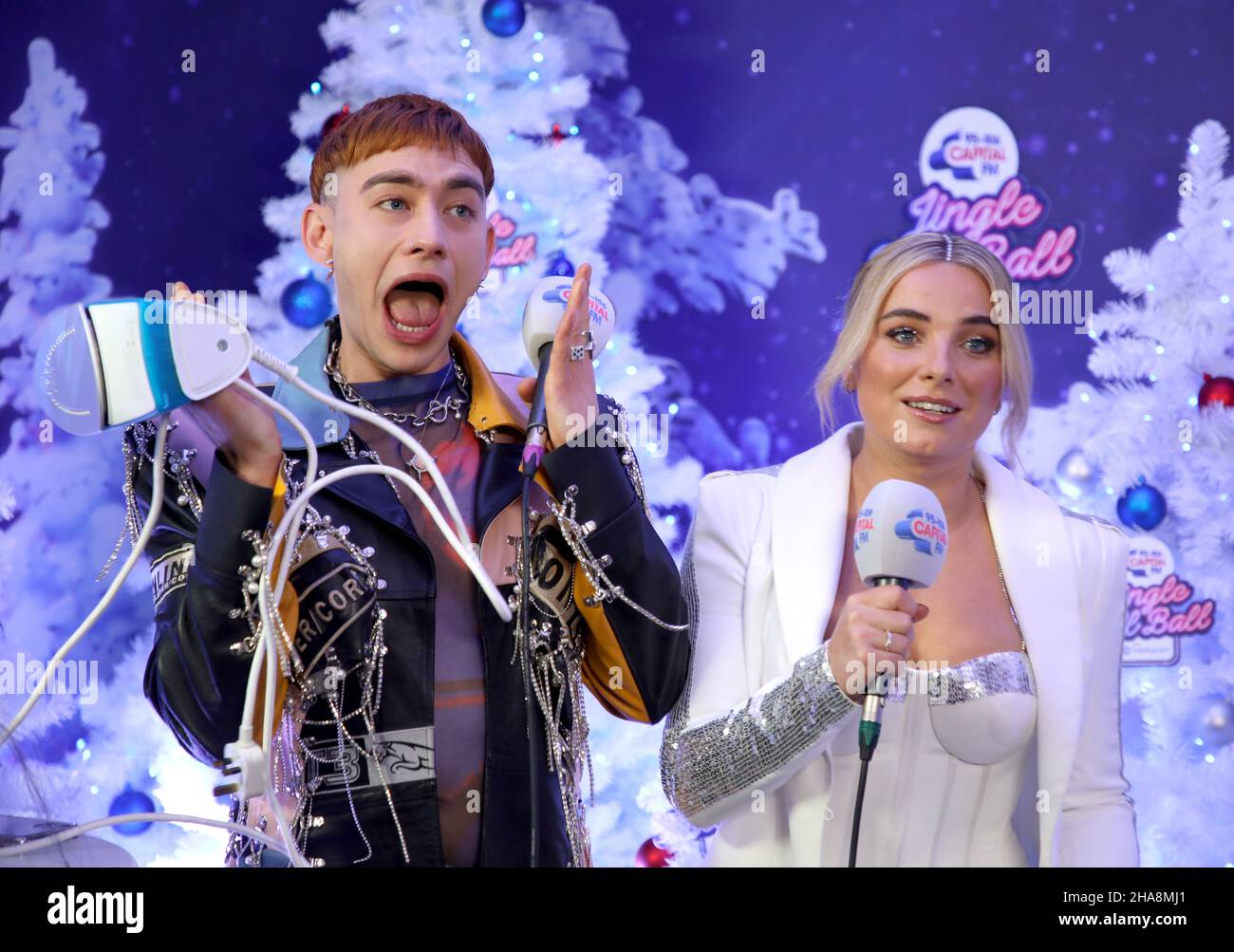 NO ARCHIVE NO SALES EDITORIAL USE ONLY (left-right) Olly Alexander and ...