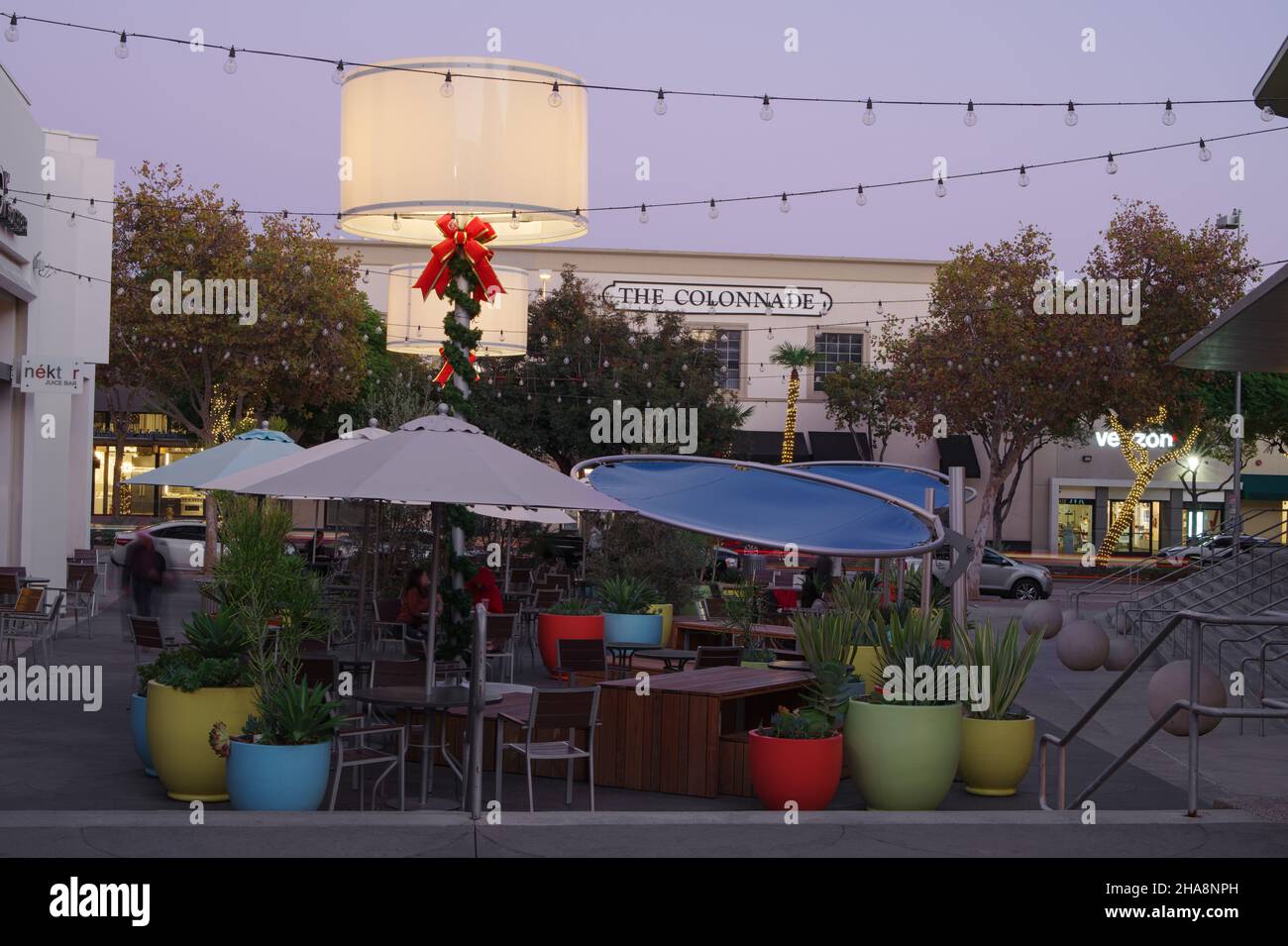 Outdoor food court hi-res stock photography and images - Alamy