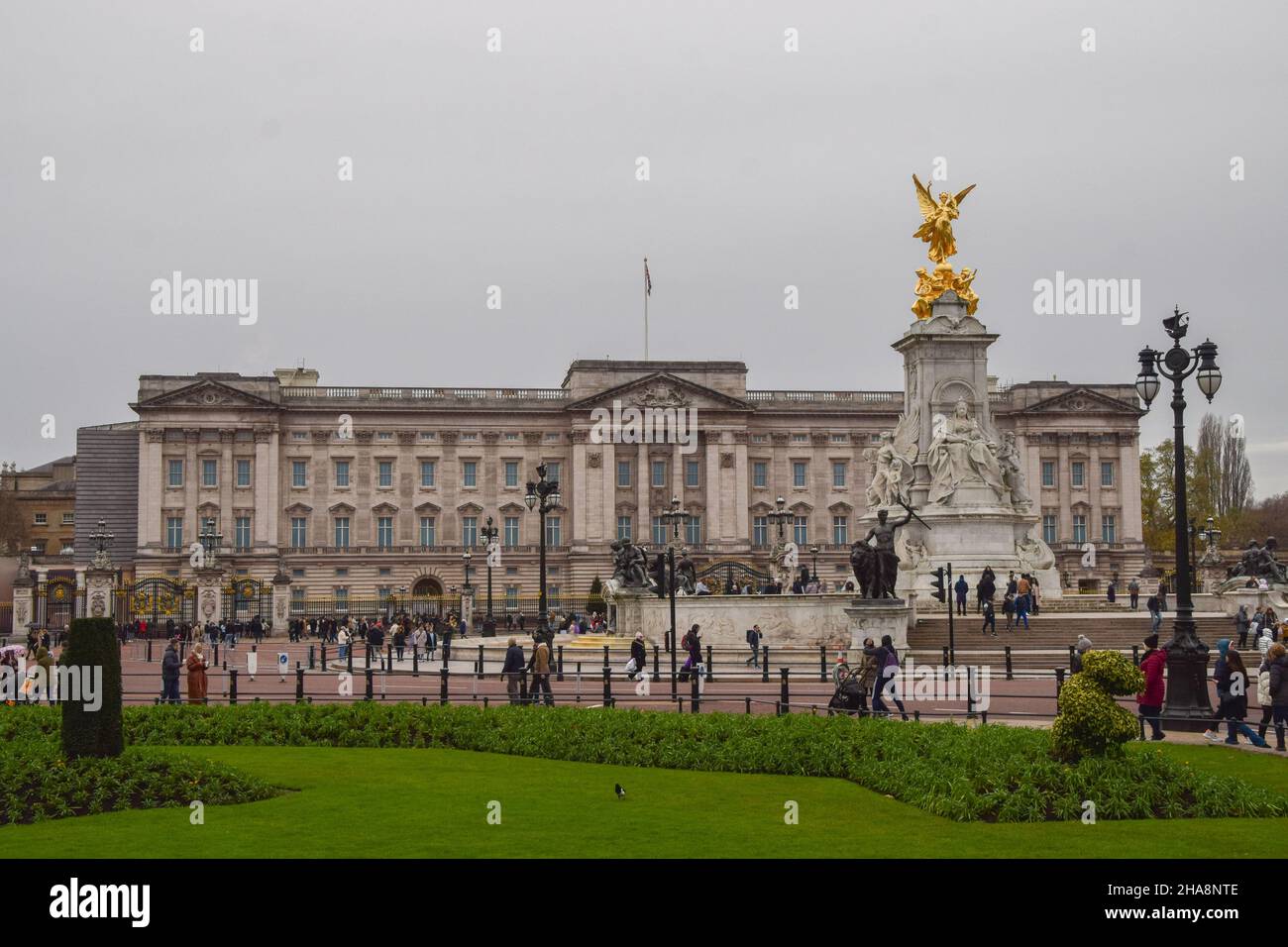 Buckingham Palace exterior, London, UK, 11 December 2021 Stock Photo ...