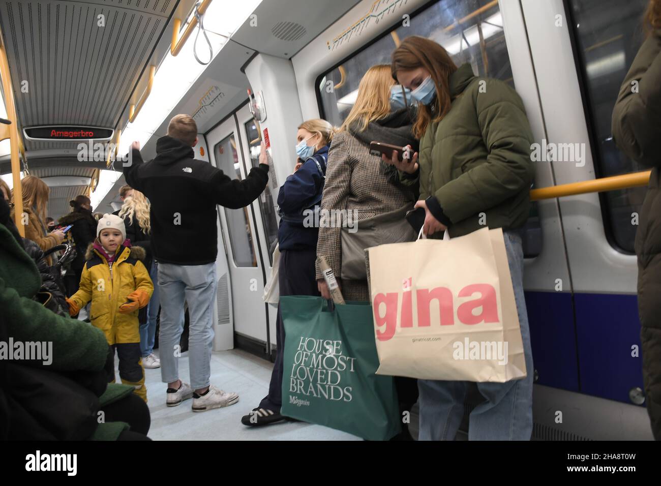 Copenhagen/Denmark./11 December 2021/ Face mask is mandatory on all ...