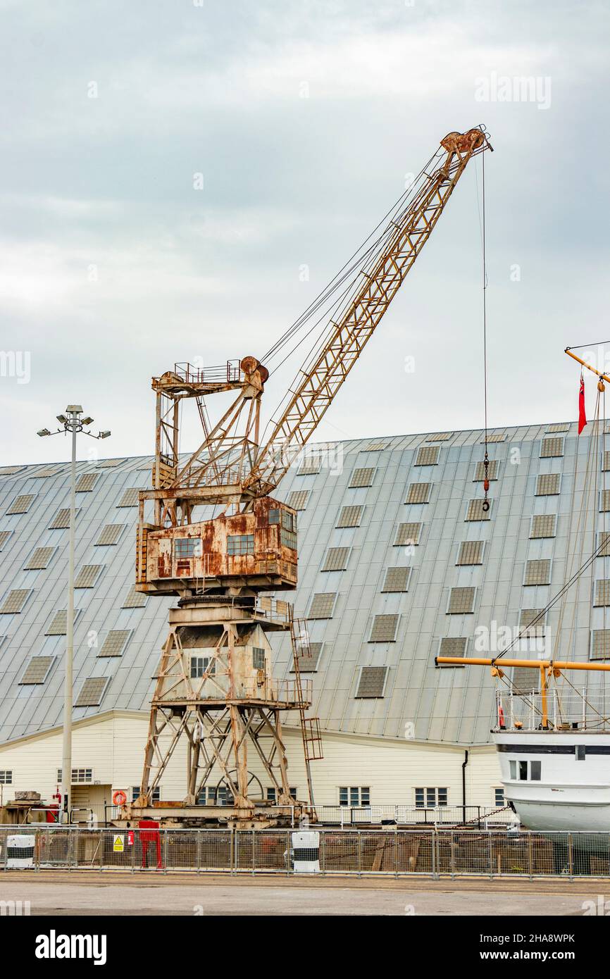 dock yard crane at Chatham historic dockyard Stock Photo - Alamy