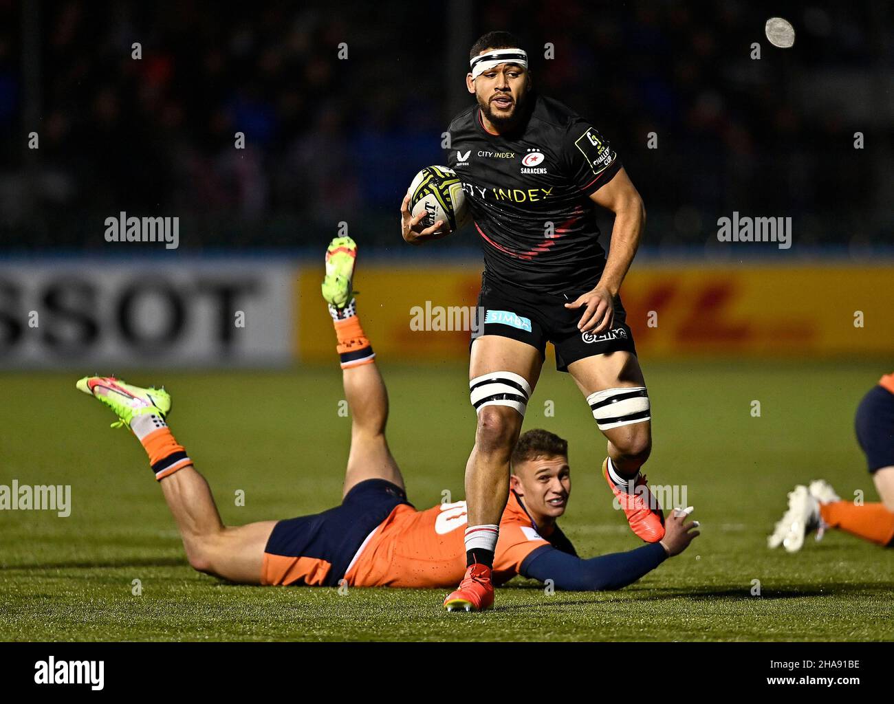 Barnet, United Kingdom. 11th Dec, 2021. EPCR Challenge Cup. Saracens V ...