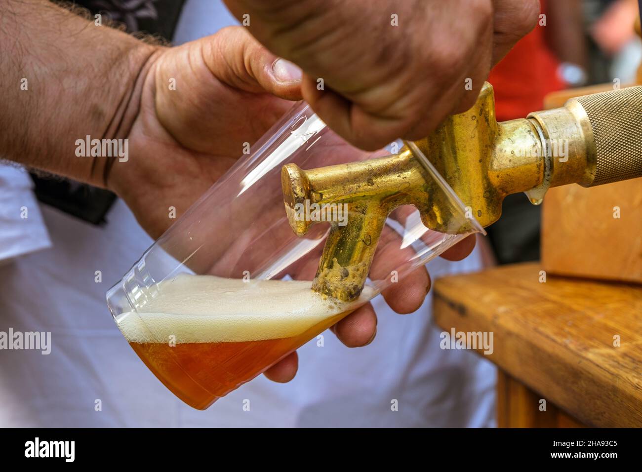 Bartender filling glass beer hi-res stock photography and images - Alamy