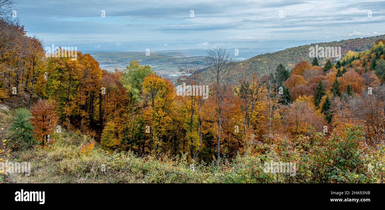 beautiful autumn landscapes in the Romanian mountains, Fantanele ...