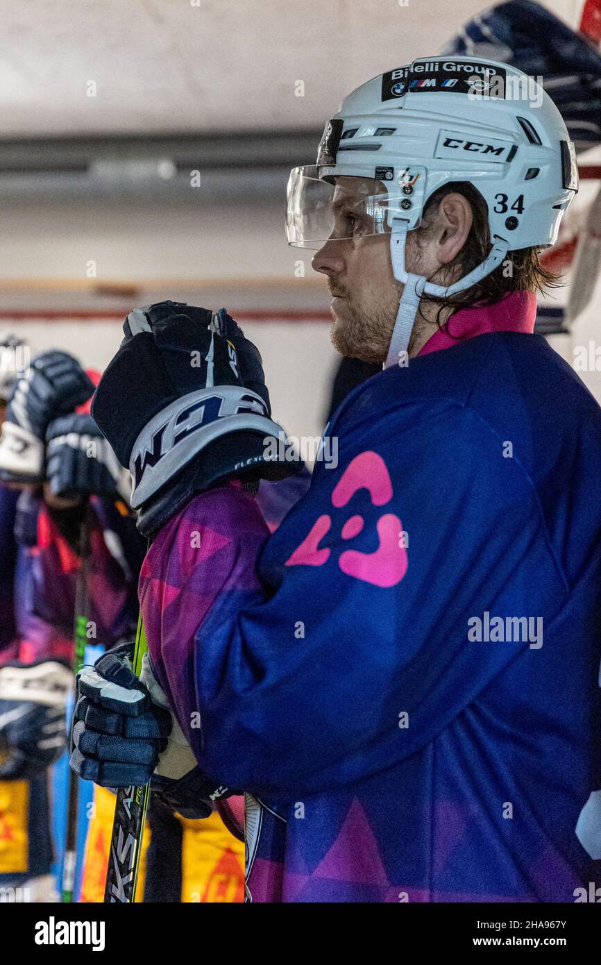 Claudio Cadonau # 34 (EV Zug) during the National League Regular Season ...