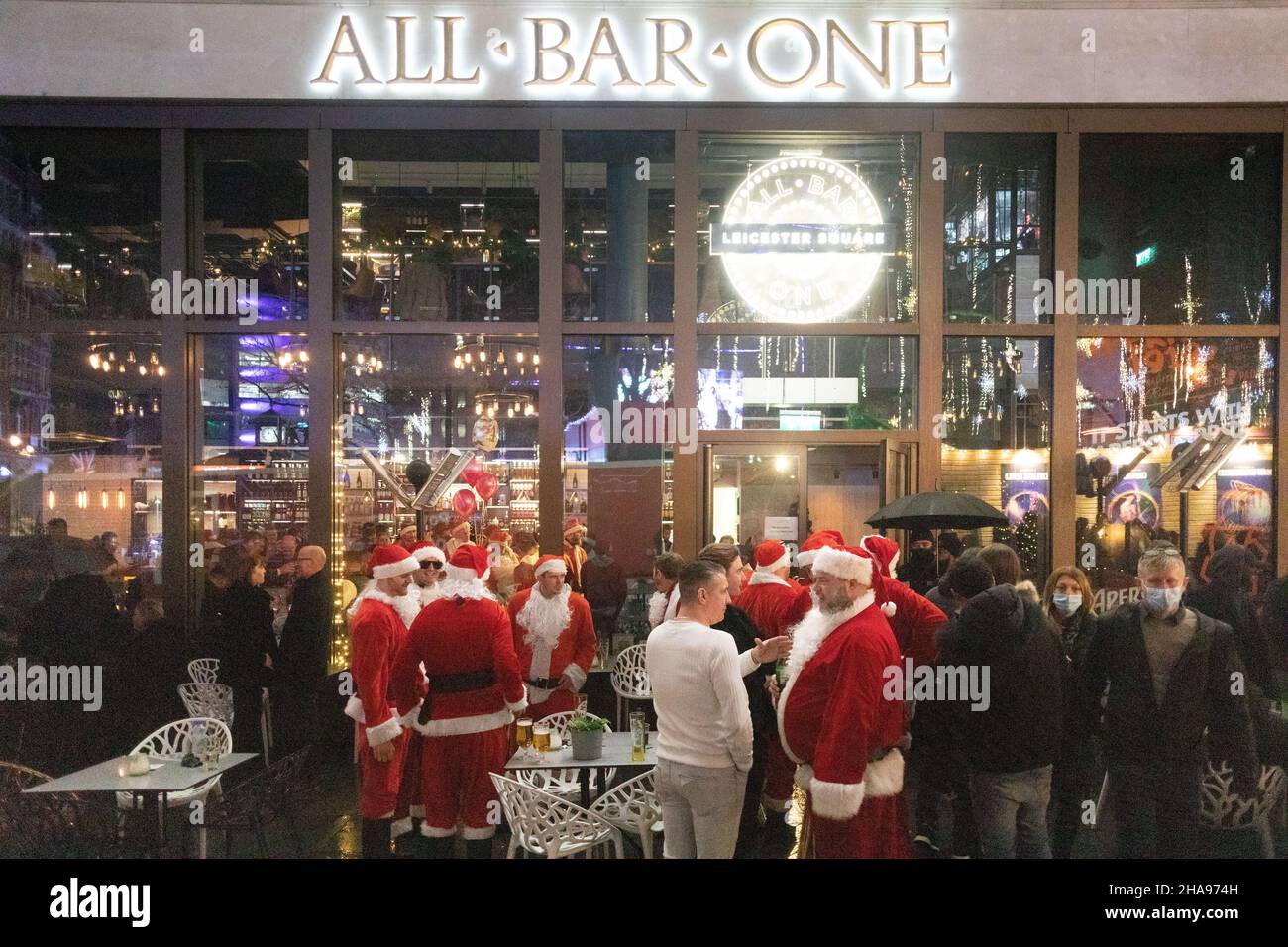 All bar one leicester square hi-res stock photography and images - Alamy