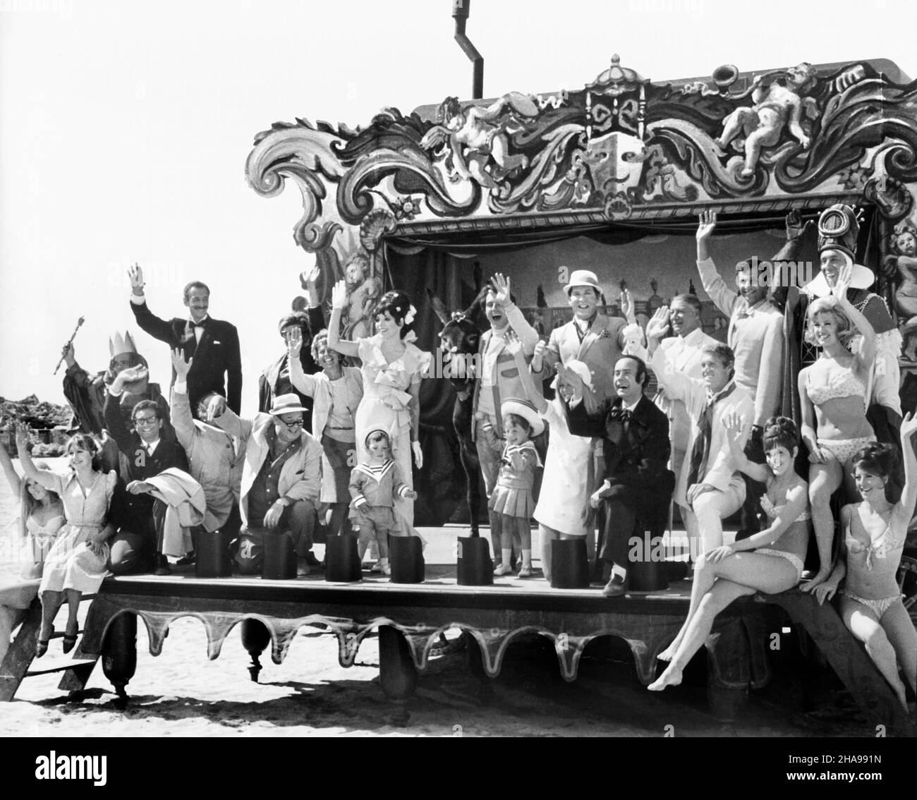 Joan collins anthony newley 1960s hi-res stock photography and images ...