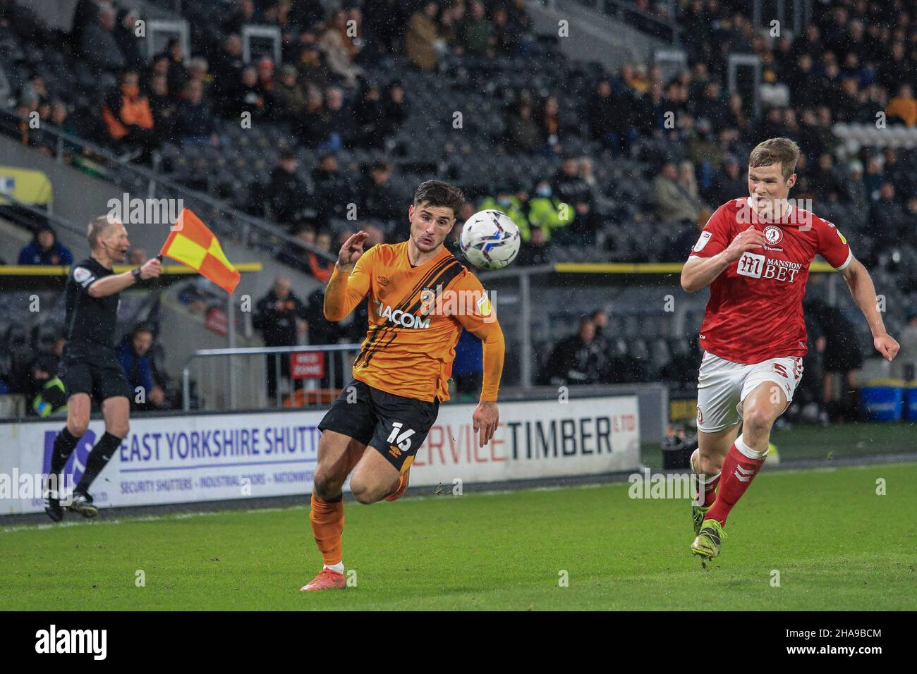 Ryan Longman #16 of Hull City on the attack Stock Photo - Alamy
