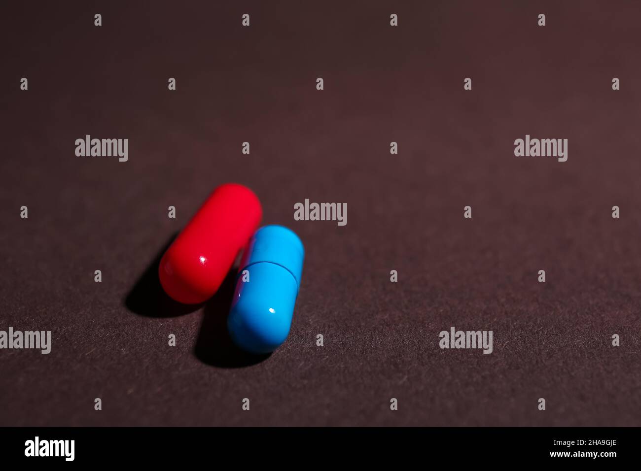 Blue and red pills matrix hi-res stock photography and images - Alamy