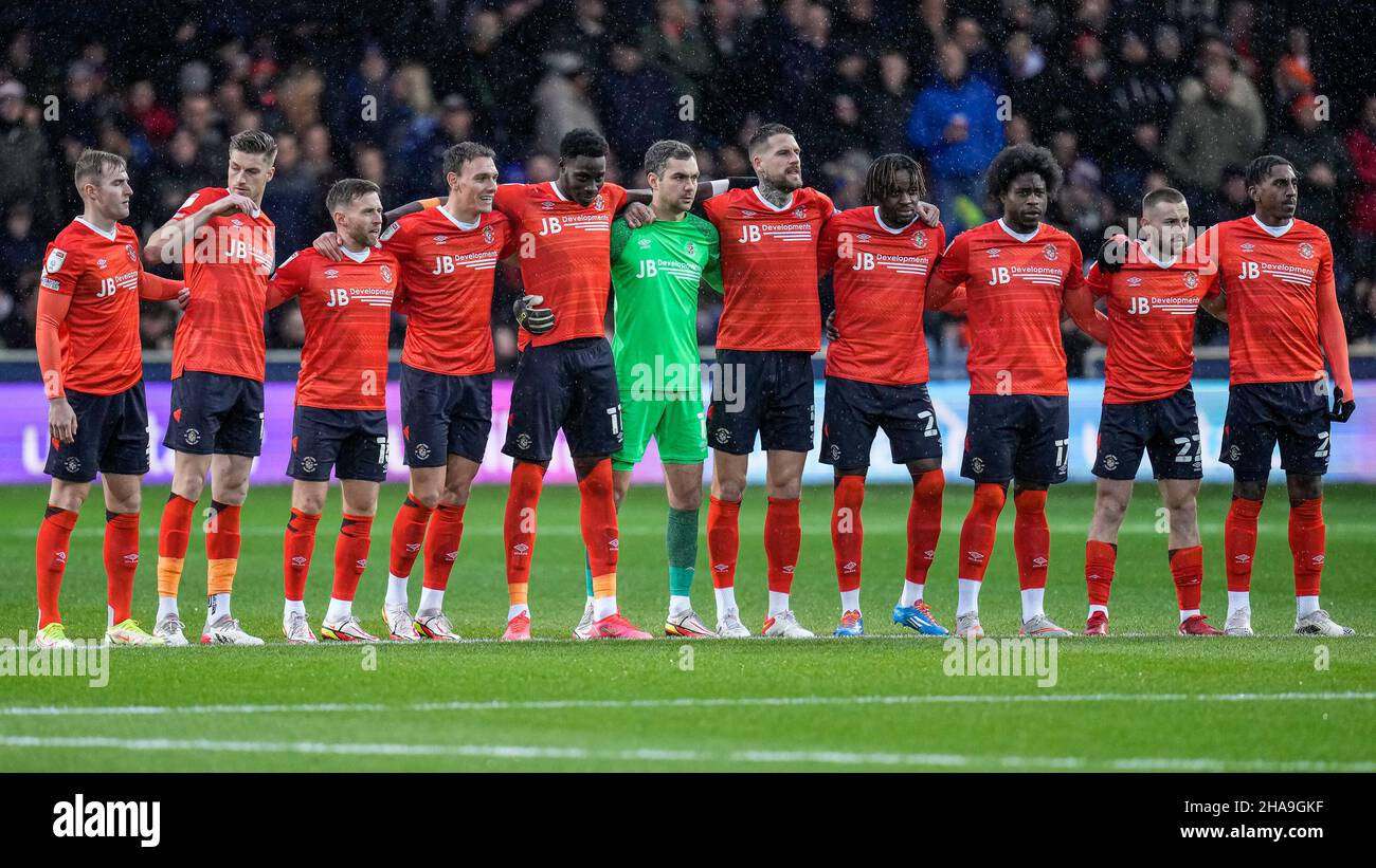 Luton, UK. 27th Nov, 2021. Luton Town players ahead of the Sky Bet ...