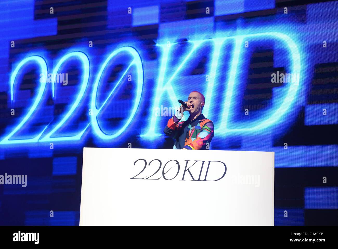 NO ARCHIVE NO SALES EDITORIAL USE ONLY 220 Kid performs on during day ...