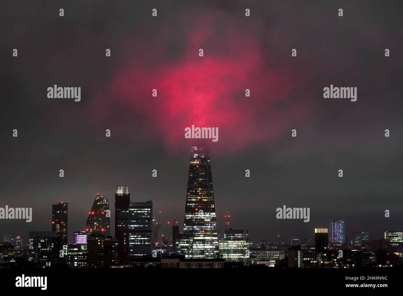 Shard light show 2021 hi-res stock photography and images - Alamy